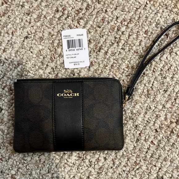 Coach | Bags | Coach Corner Zip Wristlet In Signature Canvas F5835 ...